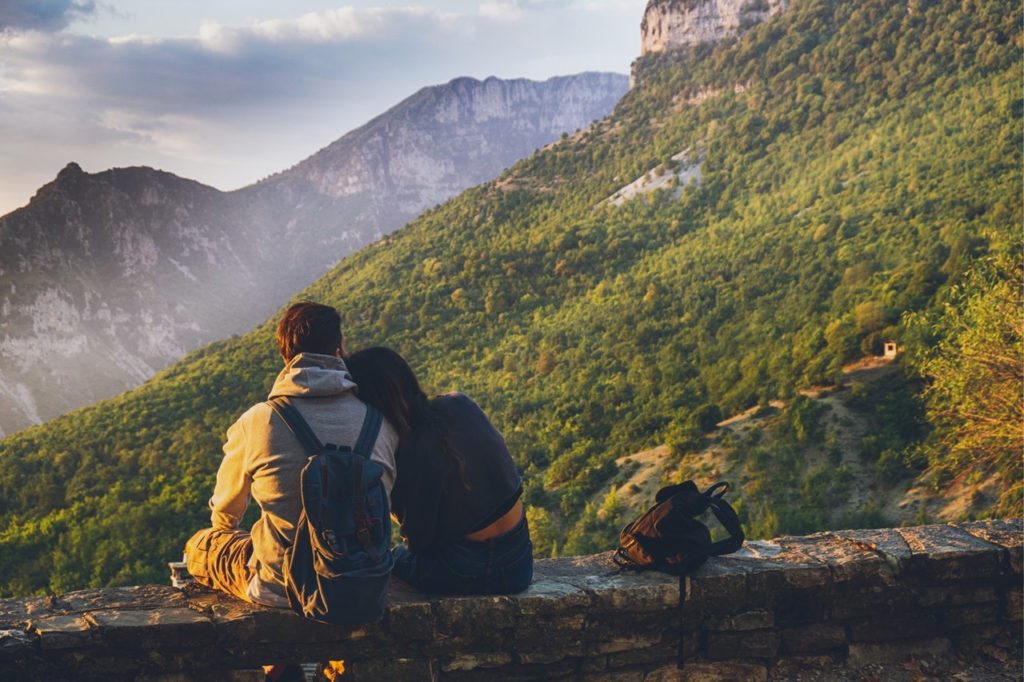 How To Travel Cheap - 8 Hacks To Reduce Expenses